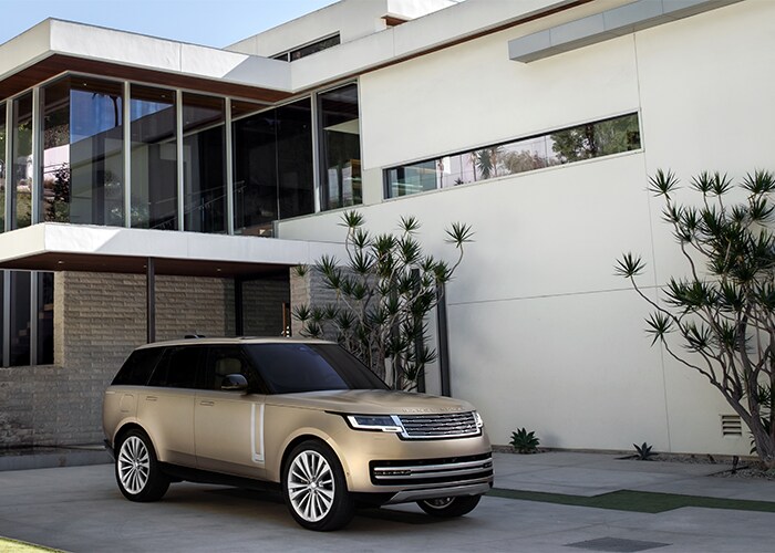 Rolls-Royce Cullinan Vs. Range Rover | Rolls-Royce Motor Cars Paramus