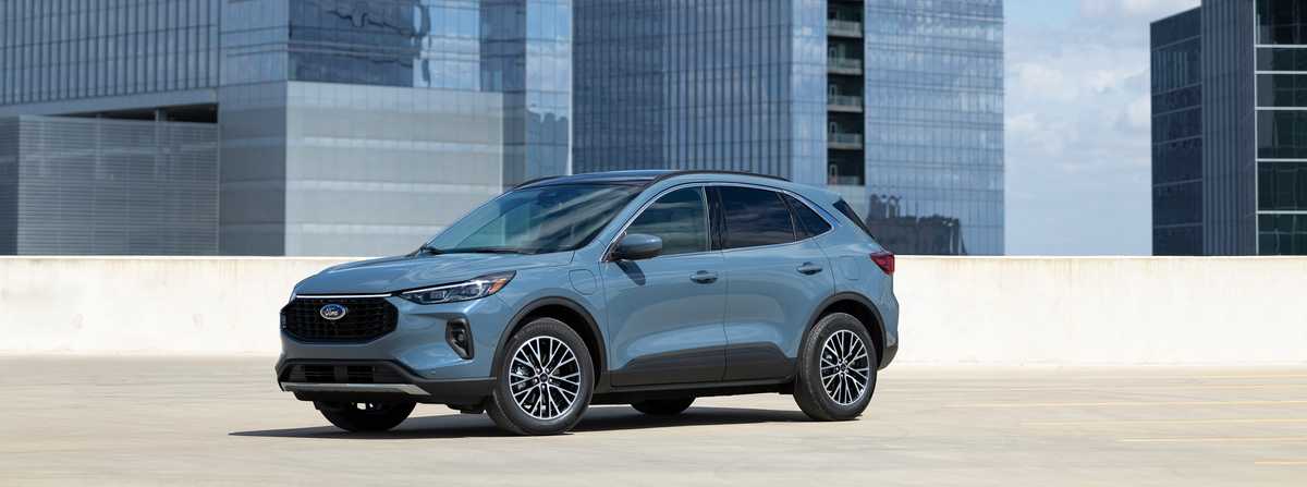 2023 Ford Escape vs. 2023 Toyota Highlander | Phil Waterford's Manteca Ford
