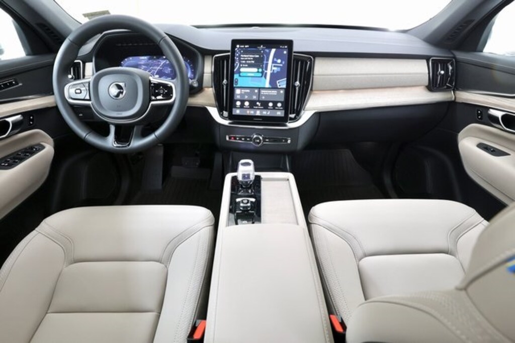 New 2025 Volvo XC90 B5 (2025.5) Core For Sale/Lease Scarborough, ME | Stock# 259198