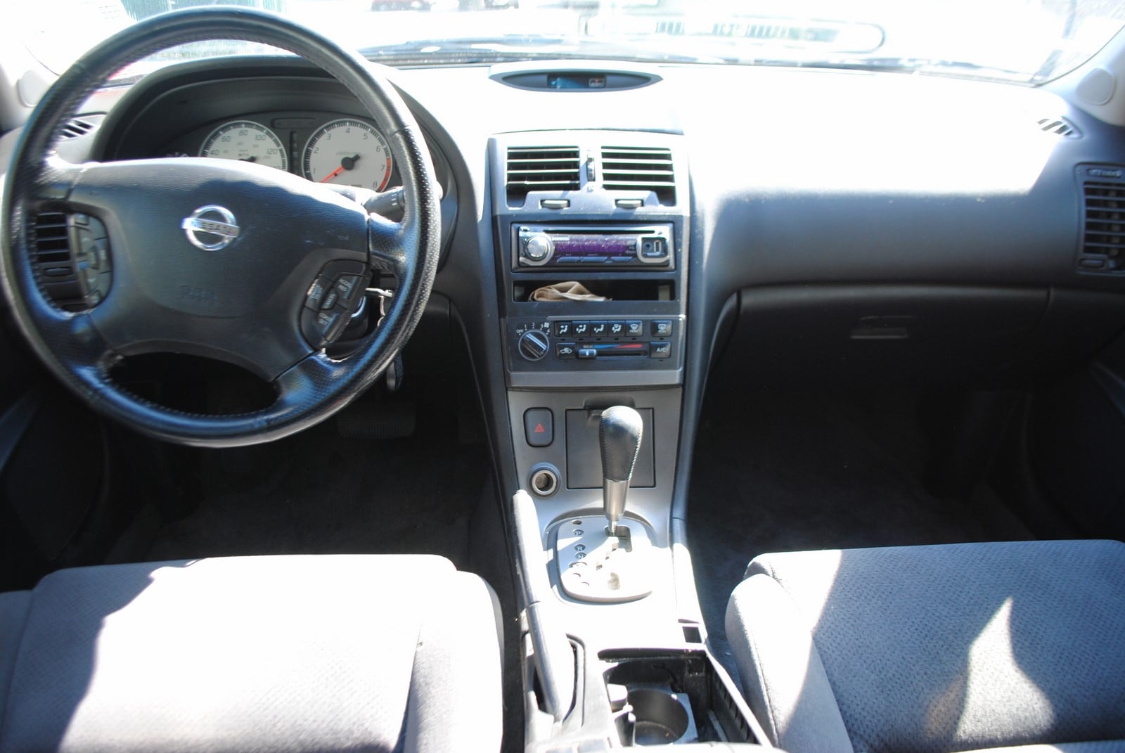 Nissan Maxima Interior 2000