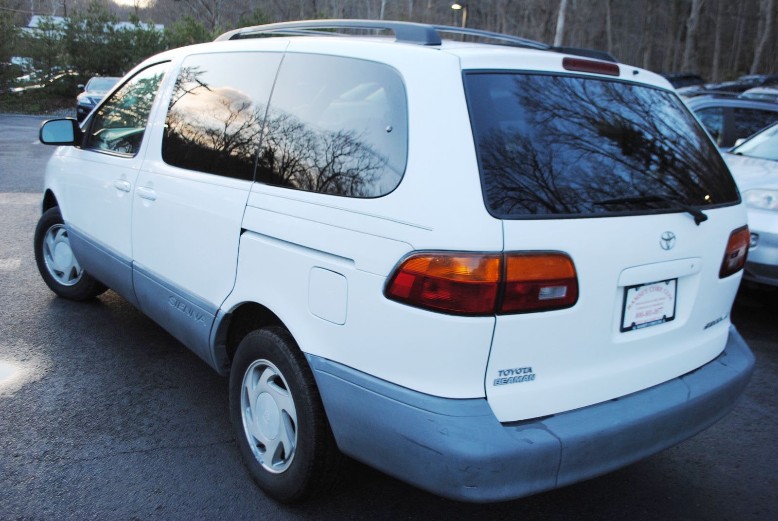 1998 Toyota Sienna Le
