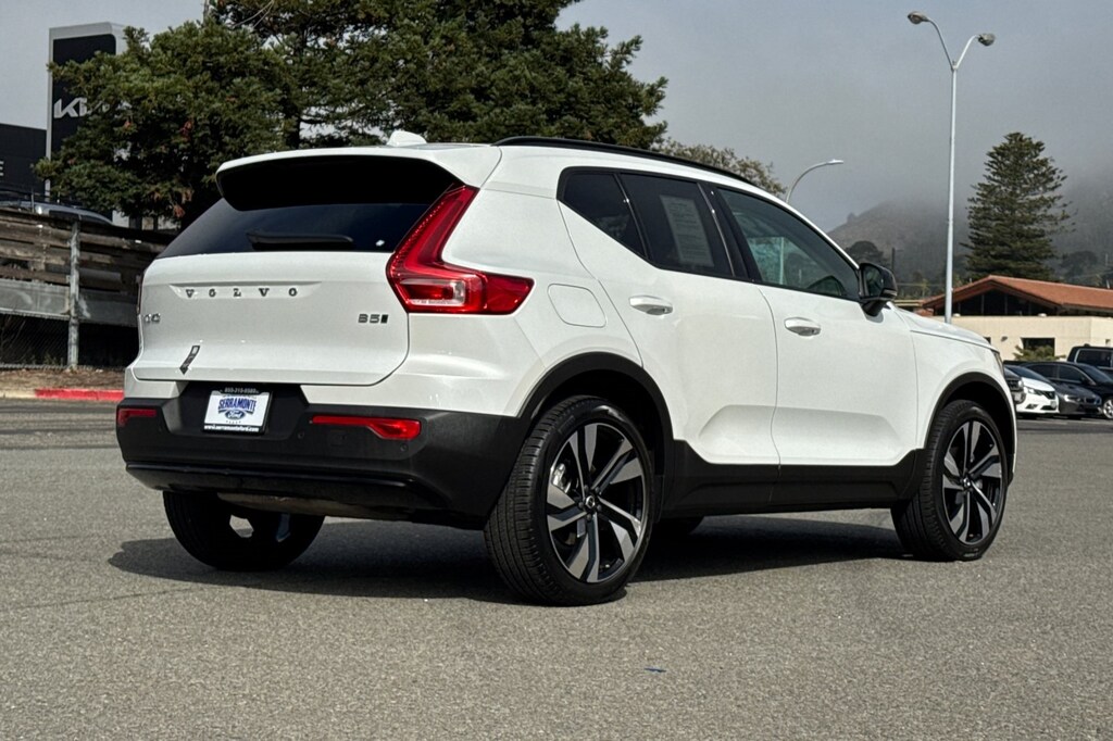 Used 2025 Volvo XC40 For Sale | Crystal White Pearl 2025 XC40 B5 Plus ...