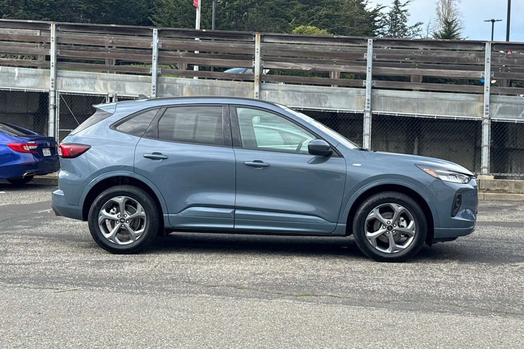 Used 2023 Ford Escape For Sale | Vapor Blue Metallic 2023 Escape ST ...