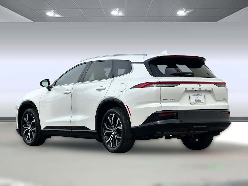 Used 2025 Toyota Crown Signia XLE For Sale in Santa Clara | Stock ...