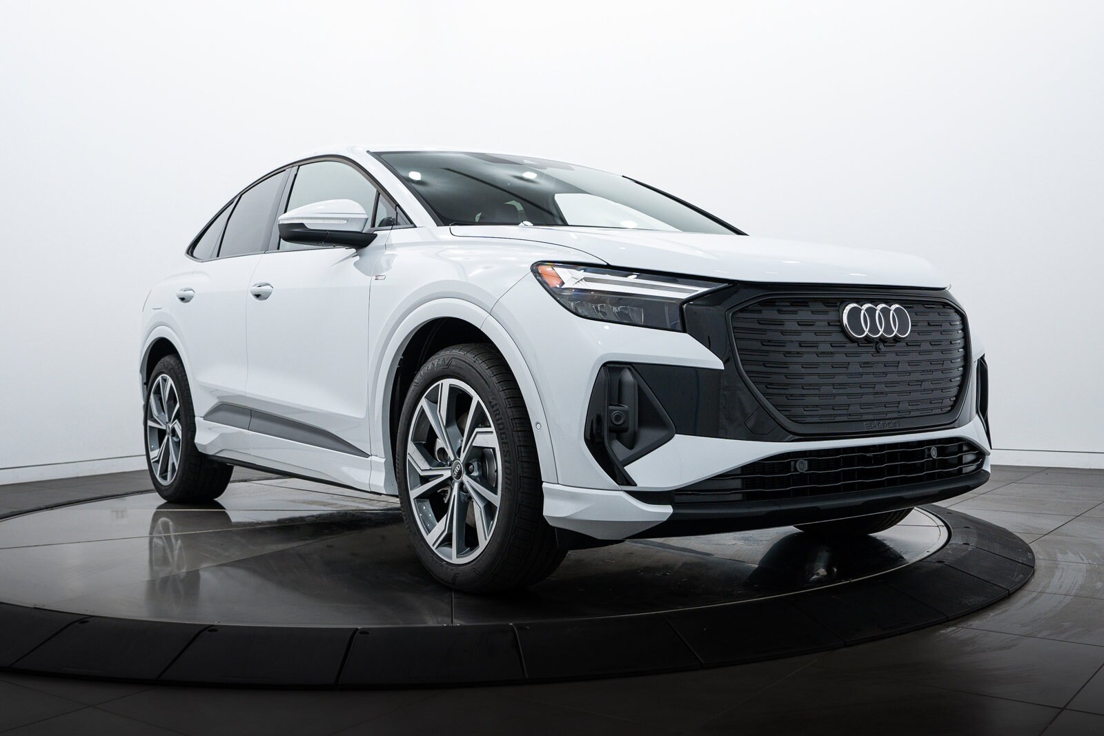 New 2024 Audi Q4 Sportback e tron 55 Premium Plus For Sale in Highland Park IL WA13UBFZ9RP086393