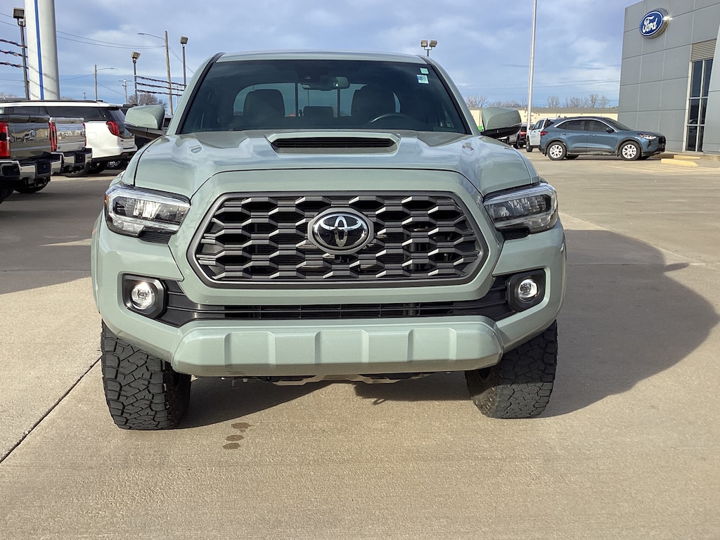 Used 2023 Toyota Tacoma 4WD For Sale at Twin Motors Ford | VIN ...