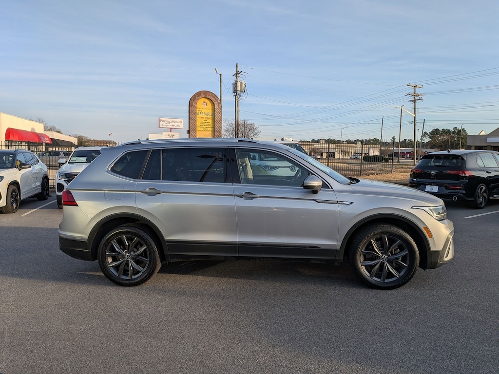 Pre-Owned 2022 Volkswagen Tiguan For Sale at Valley Auto World BMW ...