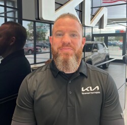 Staff | Vanguard Kia of Arlington