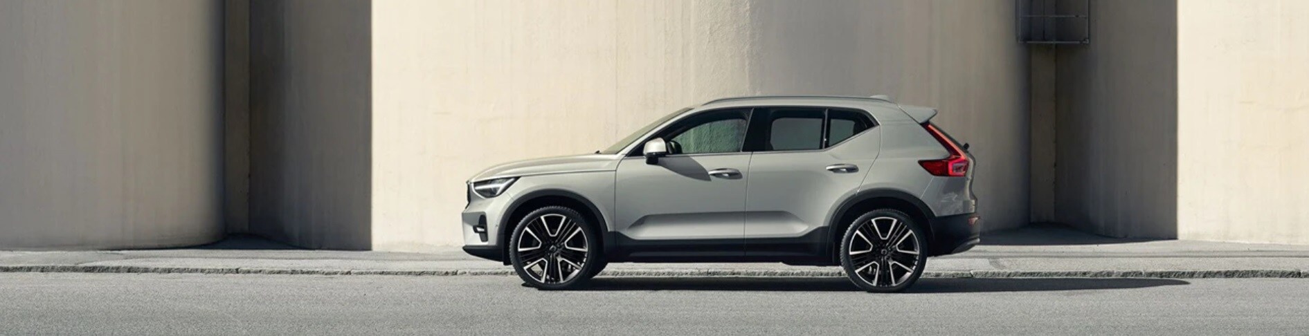 New Volvo XC40 | St. Louis | Mid-Size Luxury SUVs MO