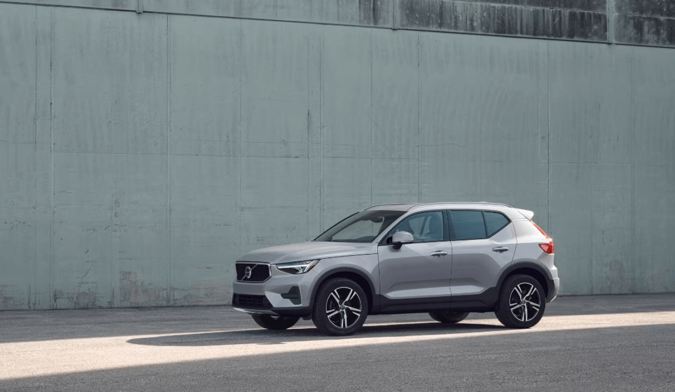2025 Volvo XC40 MPG: How Fuel-Efficient Is This New SUV?