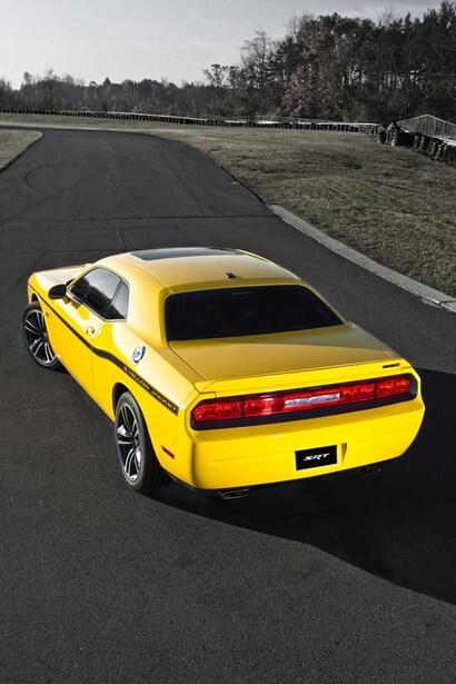 Dodge Yellow Jacket Logo Dodge Challenger SRT8 392 : 9,500 Miles
